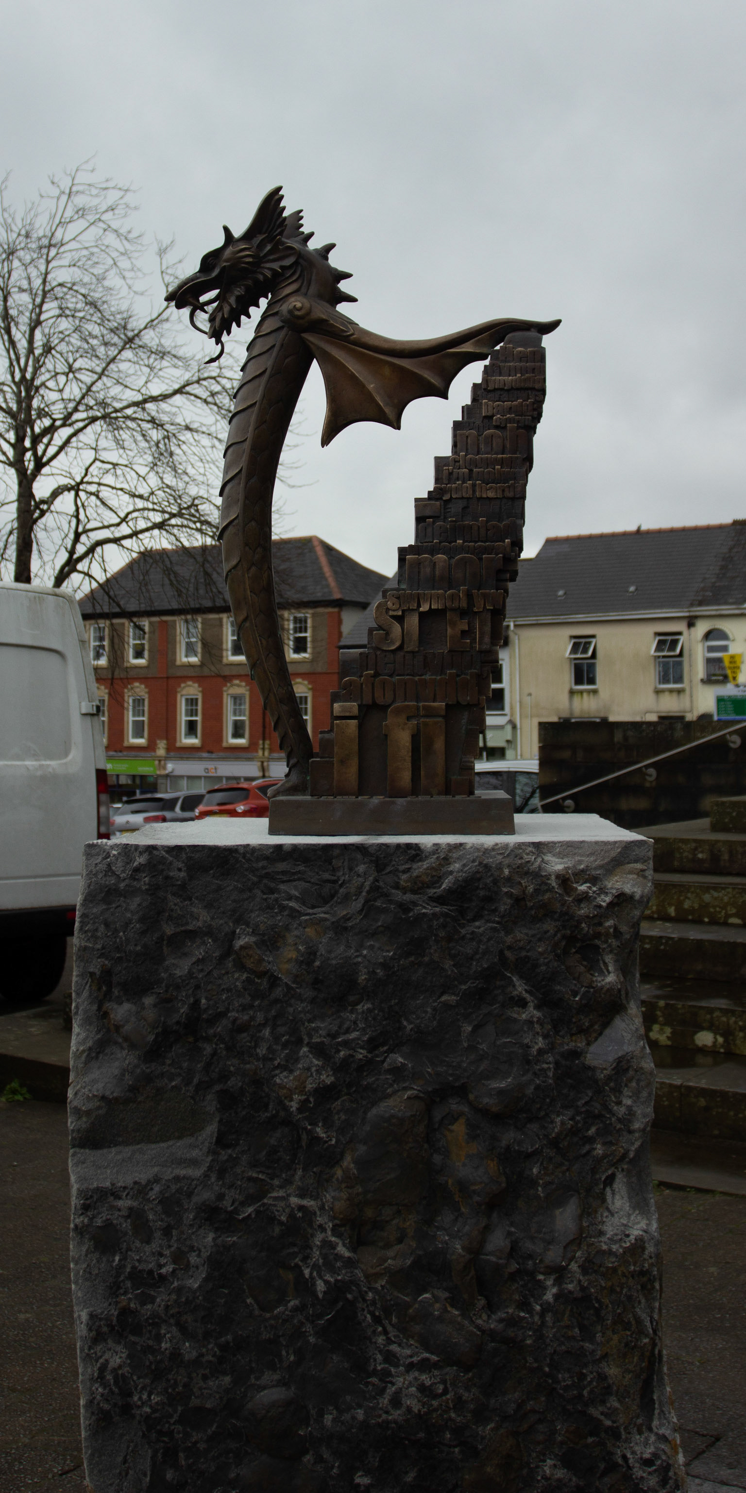 Rubin Eynon - Welsh National Anthem sculpture